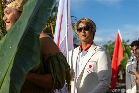 パリ五輪開会式、サーフィン会場のタヒチでも 写真12枚 国際ニュース：afpbb News