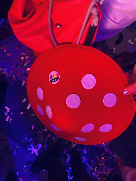 🍄 🍄 🍄 R Flaminglips