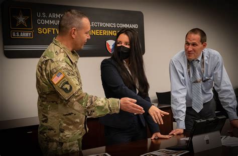 Cecom Danielle Moyer And Other Cecom Teammates From The Facebook