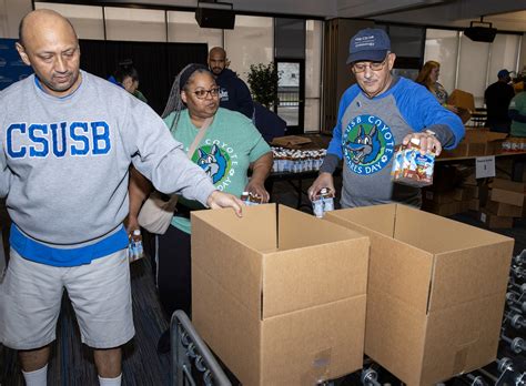 Csusb Community Turns Out For Annual Coyote Cares Day Csusb News Csusb
