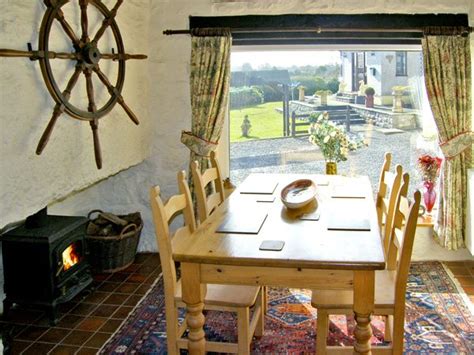 Crows Nest Cottage 5 Star Self Catering Tynygongl Fivestarie