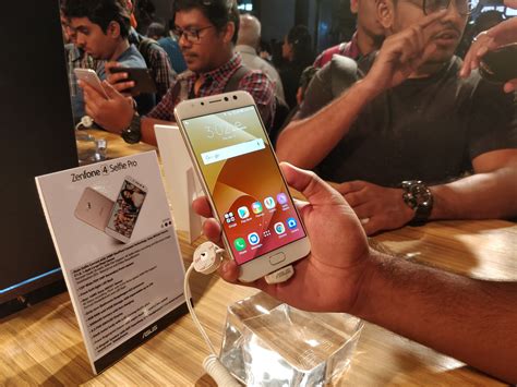 Asus Announces Selfie Centric Zenfone Selfie Zenfone Selfie Dual Cam And Zenfone