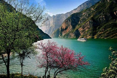 Xiling Gorge Three Gorges Yangtze River Cruise Guide