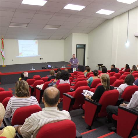 Aula Inaugural do Curso de Pós Graduação Lato Sensu em Educação Básica e Profissional celebra