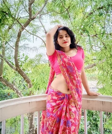 Meri Hot Navel Kai Kon Kon Fan Hue Saree Wali Bhabhi