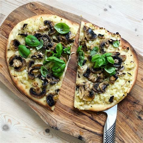 Garlic Mushroom No Cheese Pizza