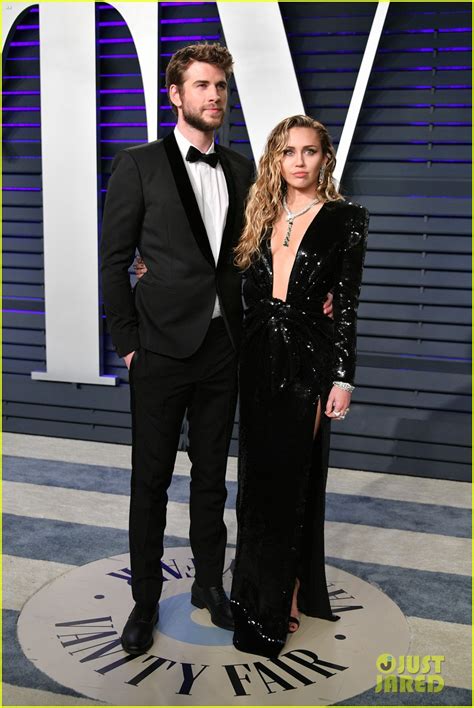 Liam Hemsworth Files For Divorce From Miley Cyrus Photo 4338044 Liam