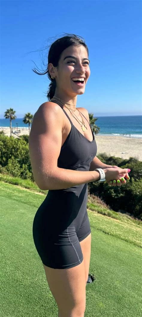 Muscle Mommy ️🤤 Rsarasaffarihot