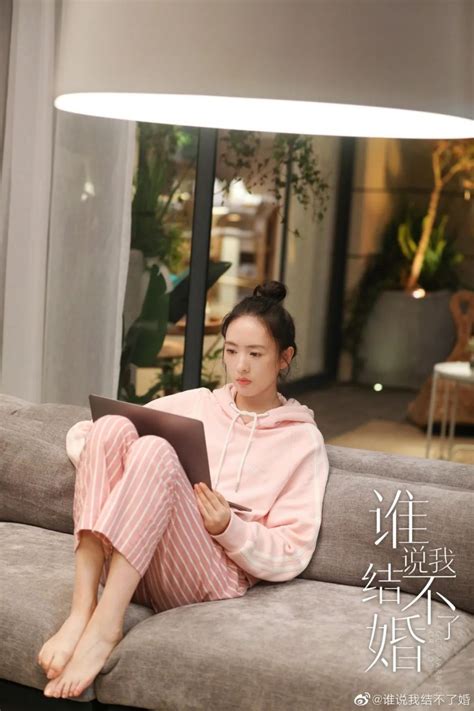 讲真的这位长得很像章子怡的女演员，故事可一点都不少