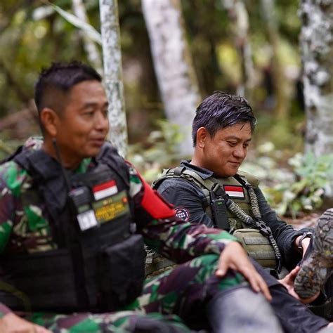 Bobon Ikut Patroli Pengecekan Patok Batas Negara