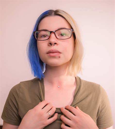 How To Take Care Of A Belly Button Piercing Aftercare Tips