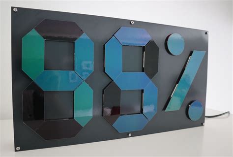 This Thermochromic 7 Segment Display Colorfully Shows The Temp And