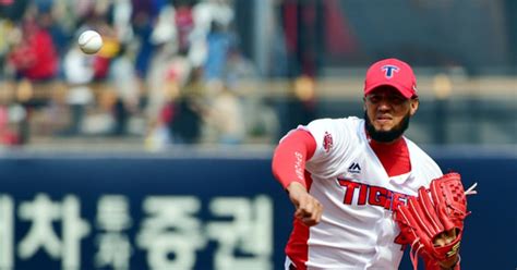 Kia 선발투수 헥터 역투