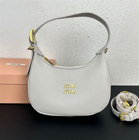 Miu Miu Сумка на плечо сумка рюкзак купить с доставкой по выгодным ценам в интернет магазине