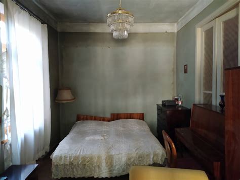 იყიდება ბელეტაჟი სამხატვრო სკოლასთან შენი სახლის სააგენტო