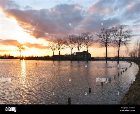 Heavy Rainfall Lake Clouds Hi Res Stock Photography And Images Alamy