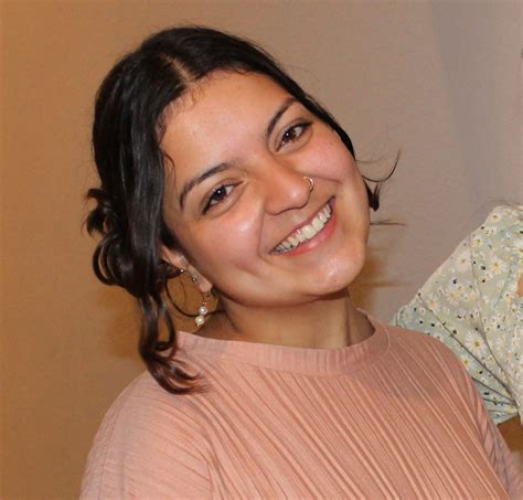 Zehra Sophie Ali Medium