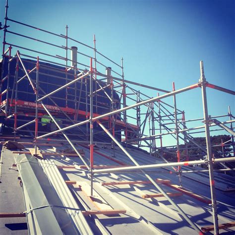 Cantilevered Scaffold On Roof Scaffolding Utility Pole Roof Fair