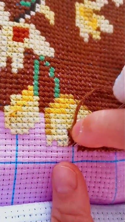 Cross Stitch 繡線做到方向一致的繡法，你學會了嗎？ 十字繡教程 十字繡亂背繡法 十字繡的走針法 愛閣十字繡 每天努力一點點