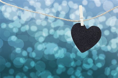 블랙 하트 추상 화려한 Bokeh 배경에 대 마 밧줄에 걸려 있고 복사 공간 텍스트를 관리 하 0명에 대한 스톡 사진 및 기타