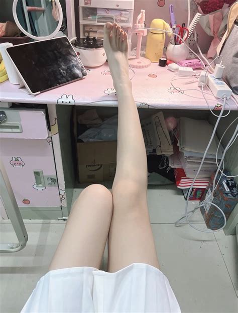 足控本性 On Twitter 足控 脚控 恋足 美脚 素足 恋脚 脚趾 私拍 大长腿 美甲 足交 舔脚 Jio