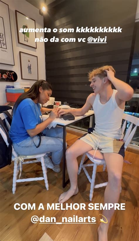 Juliano Floss S Feet