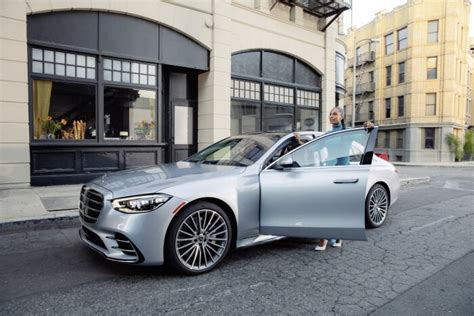 Daimler Ag Unveils Latest Mercedes Benz S Class Sedan Pinning Hopes On