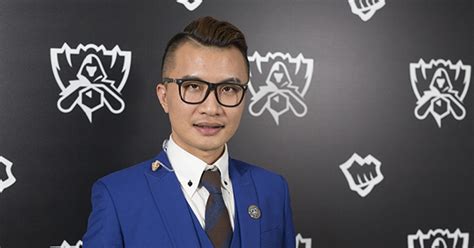 롤드컵에서 만난 사람 남성 리포터 른동 전용준 캐스터 영향 많이 받아