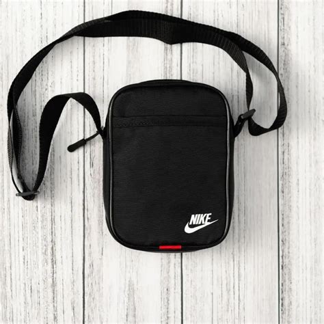 Барсетка Nike — цена 500 грн в каталоге Барсетки Купить аксессуары по доступной цене на Шафе