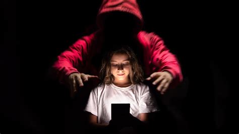 ¿qué Es El Stalking Y Cómo Prevenirlo En Redes Sociales Unir