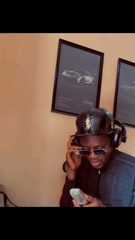 Mahn Barry Mahn Barry • Instagram Photos And Videos