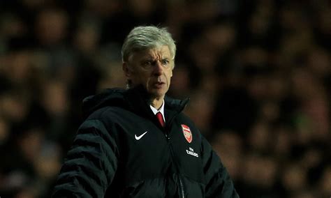 Arsene Wenger Will Decide If Theo Walcott Stays At Arsenal Daily Mail