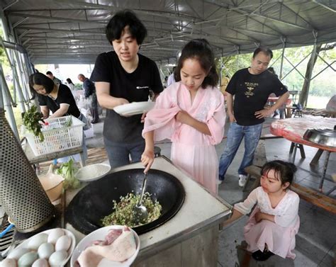 德清下渚湖野火焖夏饭 汉服敬传统