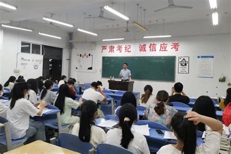 商学院教工二支部组织开展“法硕备考公益讲座” 商学院