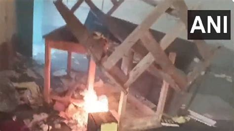 पश्चिम बंगाल पंचायत चुनाव में हिंसा का दौर जारी कल रात से 12 राजनीतिक