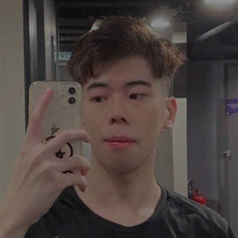 𝗪𝗮𝘆𝗻𝗲 Duhitswayne • Threads Say More