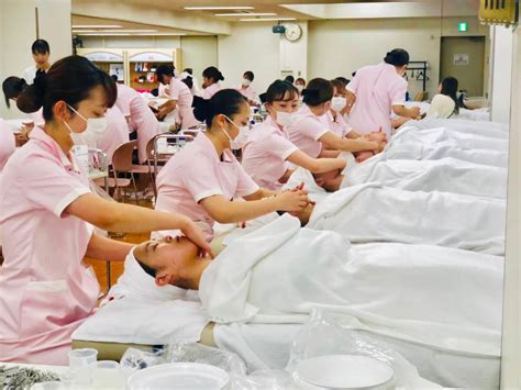 エステ講習♥｜トータルビューティ科ブログ｜神戸ベルェベル美容専門学校｜美容・ブライダル・メイク・エステ・ネイル専門学校なら「面白く」学べるベルェベル