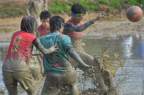 Peoples And Outdoors Editorial Stock Photo Image Of Ball 301442138