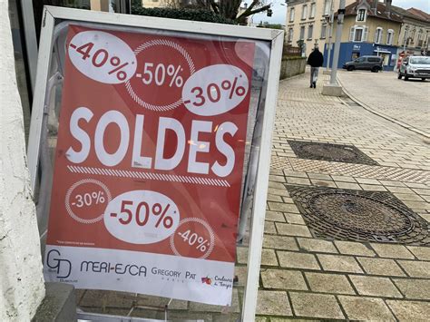 Photos Vittel les soldes sont là les clients un peu moins