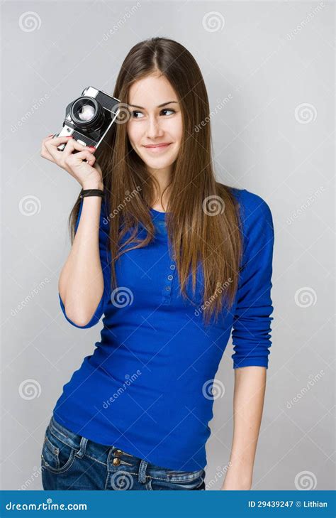 Nastoletnia Dziewczyna Z Fotografii Kamerą Obraz Stock Obraz