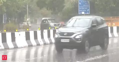 Delhi Weather Heavy Rain Lashes Parts Of Delhi Ncr Waterlogging