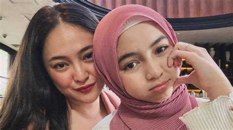 Sienna Putuskan Lepas Hijab Marshanda Berekasi Usai Dituding Jadi