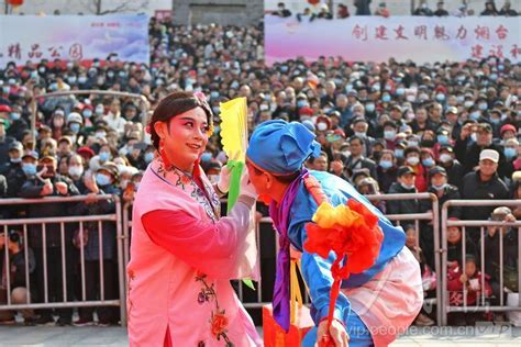 山东烟台：庙会赏民俗 欢乐度假期 人民图片网