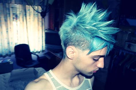 Мальчик с голубыми волосами Zefirka Club фото и картинки