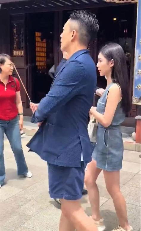 汪小菲亲了马筱梅！两人寺庙祈福，张兰看新儿媳挺顺眼，怀孕这事她怎么说？ 娱乐八卦 龙哥电影