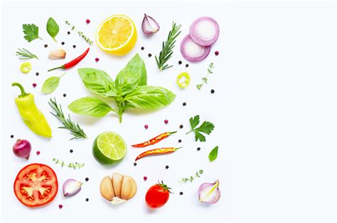 흰색 배경에 다양한 신선한 야채와 허브 건강한 식생활 개념 로즈마리에 대한 스톡 사진 및 기타 이미지 로즈마리 마늘