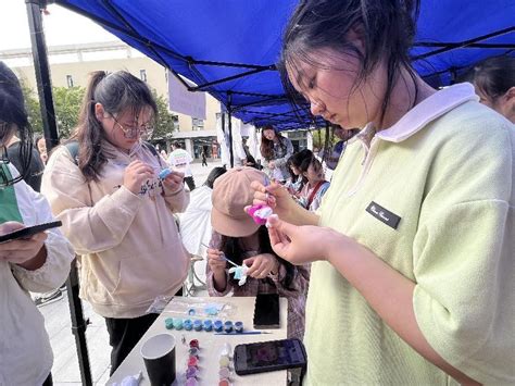 护理与助产学院一站式学生社区开展 525心理健康节系列之心理集市活动 江苏护理职业学院