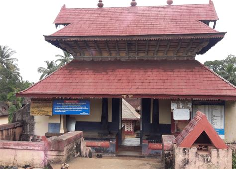 Madiyan Koolom In Kerala Things To Do Sea Water Sports