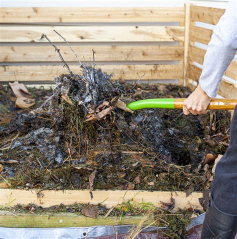 How To Build And Maintain Hot Compost The Zero Waste Family