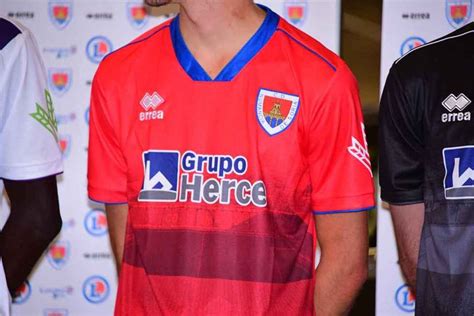El Numancia Presenta Su Indumentaria Para Segunda RFEF Fotos